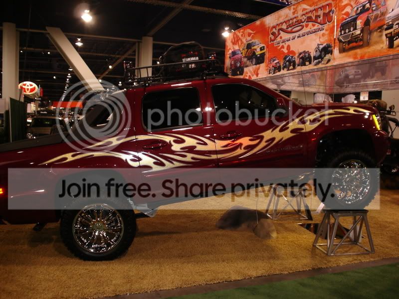 Some AV's in action at the SEMA show. | Chevy Avalanche Fan Club of ...