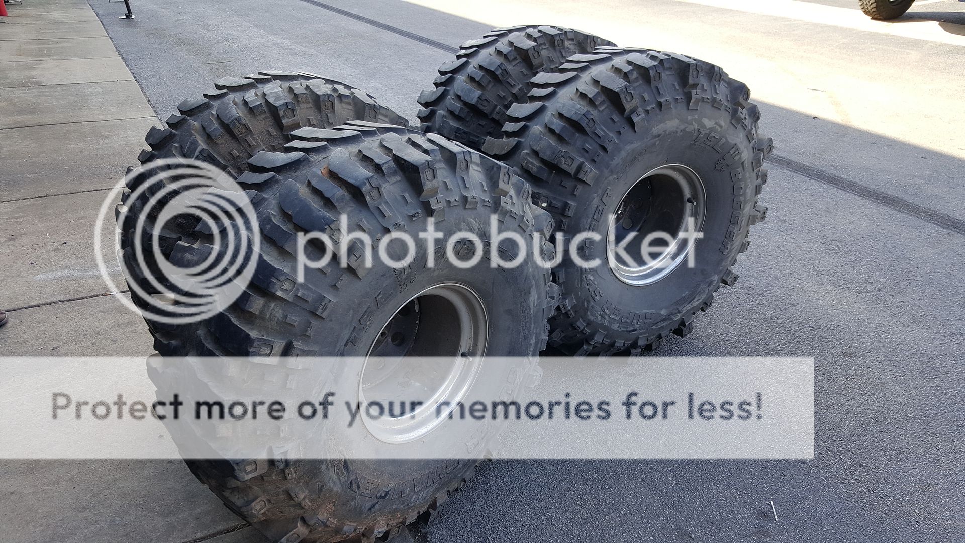 44" Boggers on 16.5 wheels | Pirate 4x4