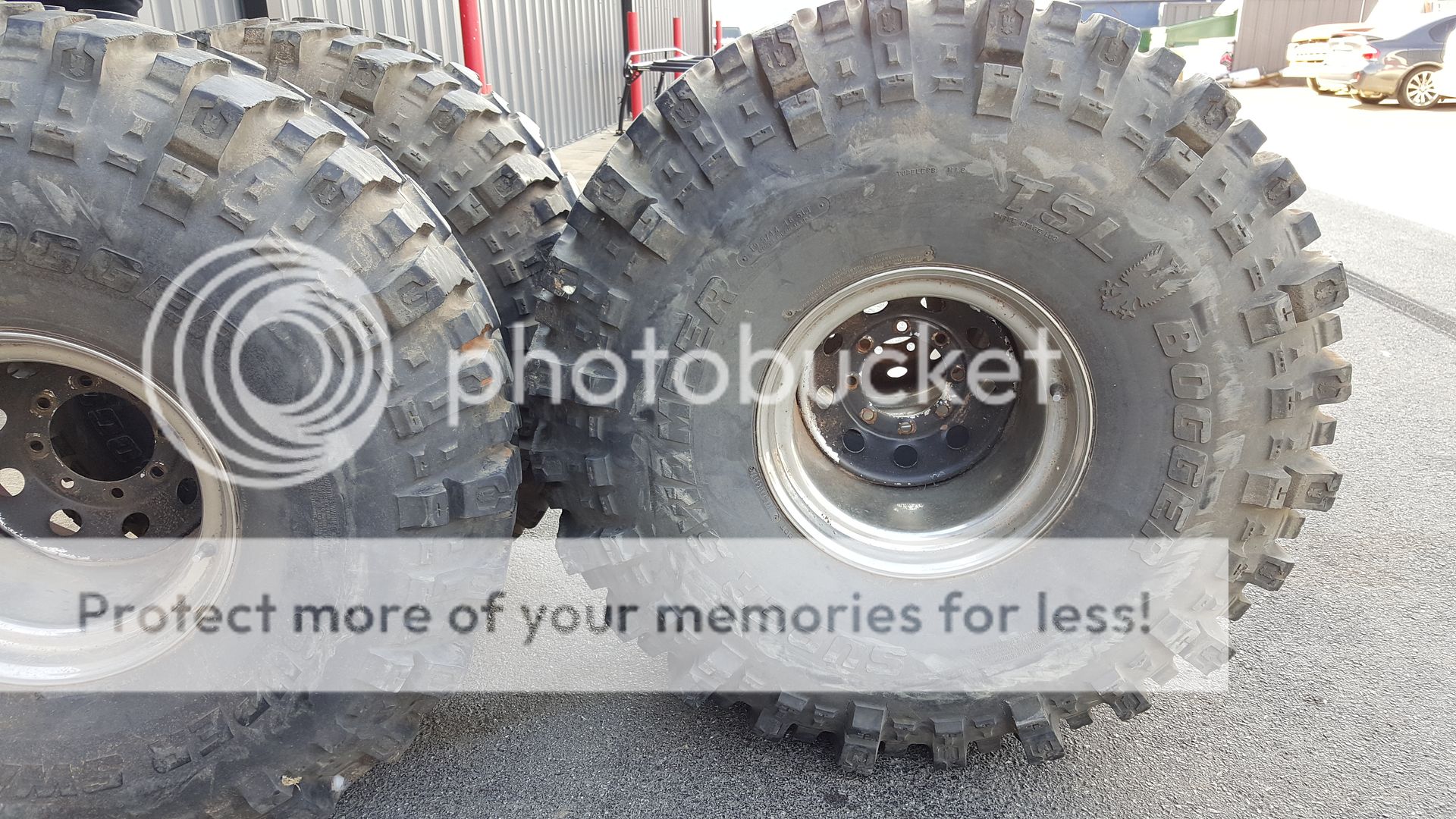 44" Boggers on 16.5 wheels | Pirate 4x4