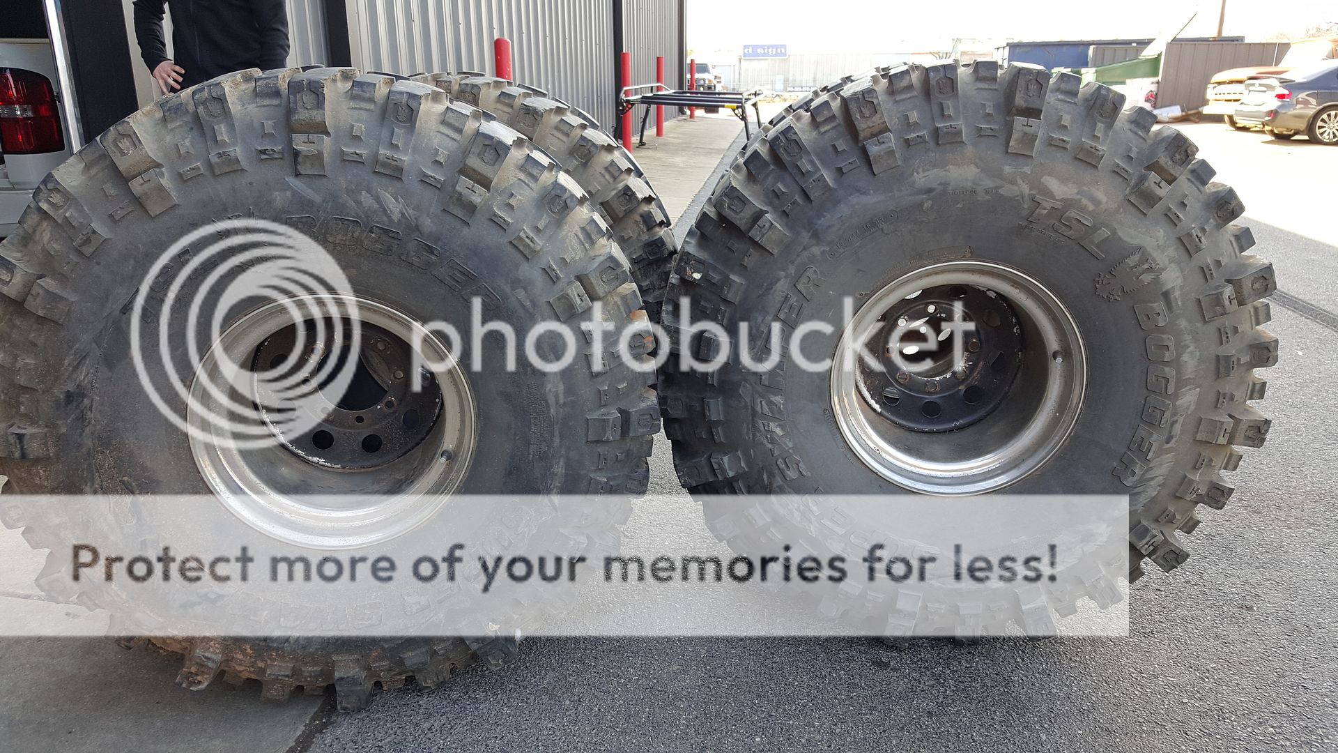 44" Boggers on 16.5 wheels | Pirate 4x4