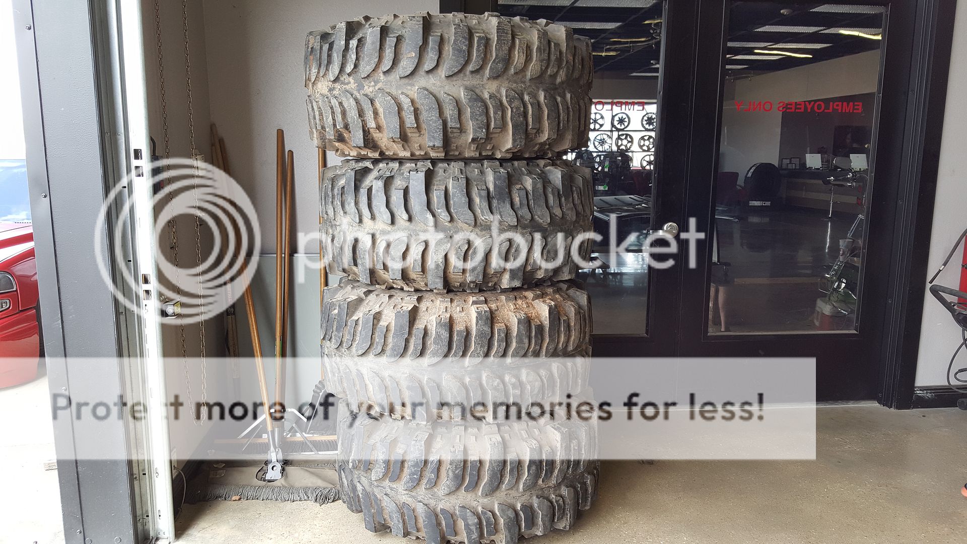 44" Boggers on 16.5 wheels | Pirate 4x4